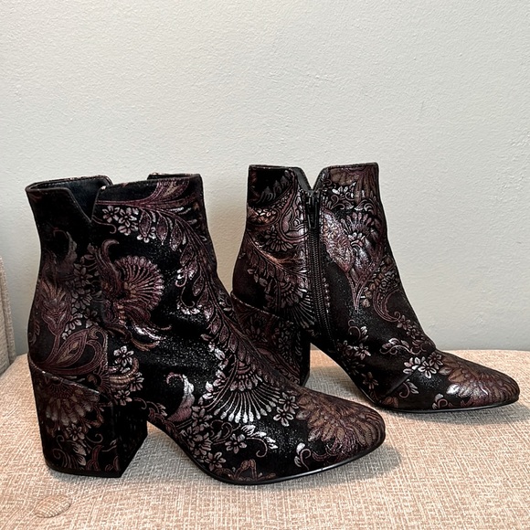 Aldo | Shoes | Aldo Gorgeous Unique Boots With Block Heel Worn 2 Times ...